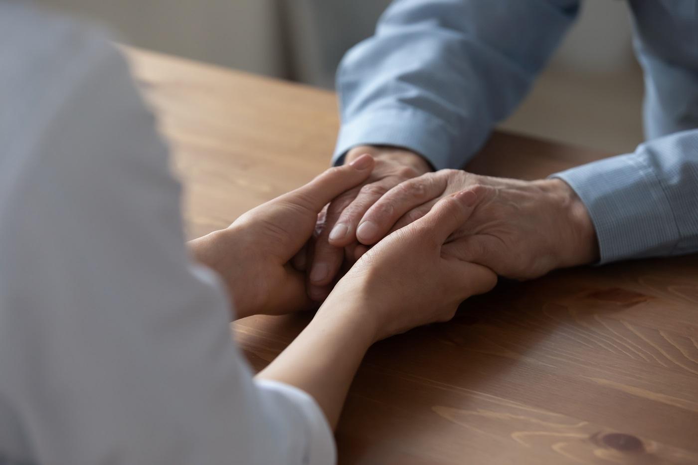 Třes rukou – jak ho zastavit, cviky - Vmagazin.cz